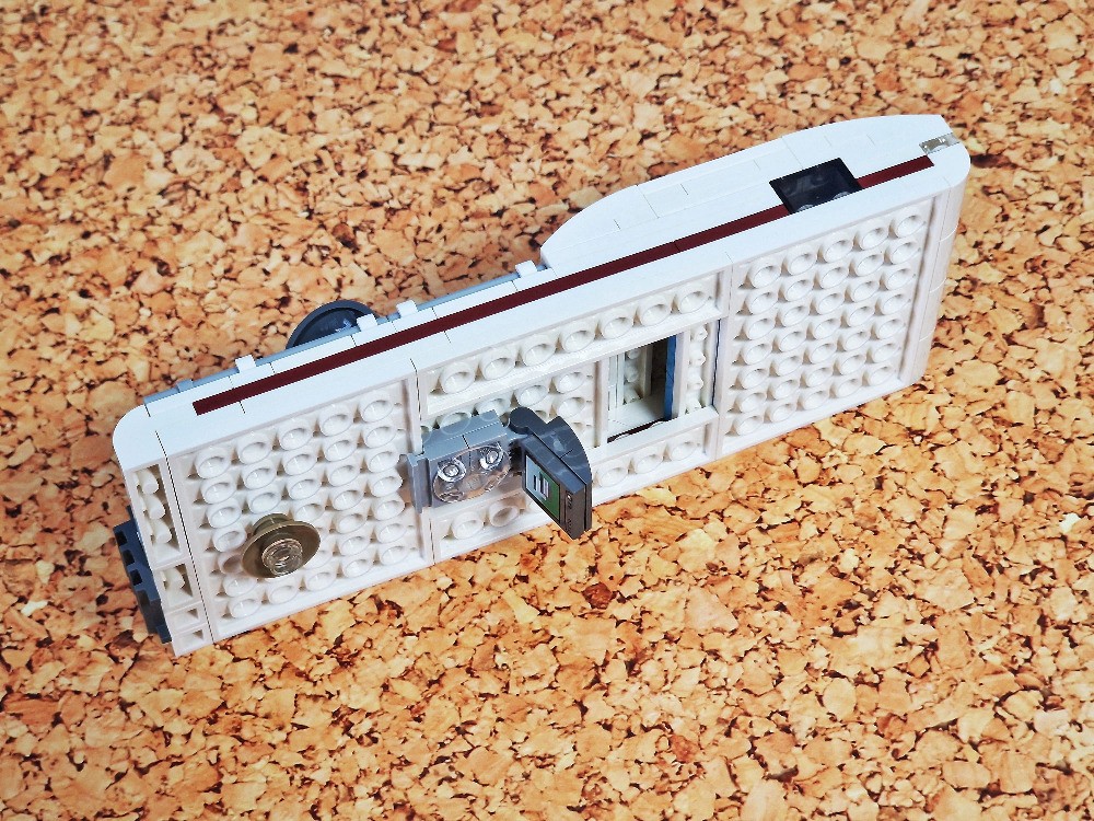 LEGO MOC-227650 CamperVan by nevertooold68 | Rebrickable - Build with LEGO