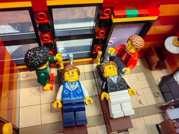 LEGO MOC hair salon and the tailor shop by YuuErr | Rebrickable - Build ...