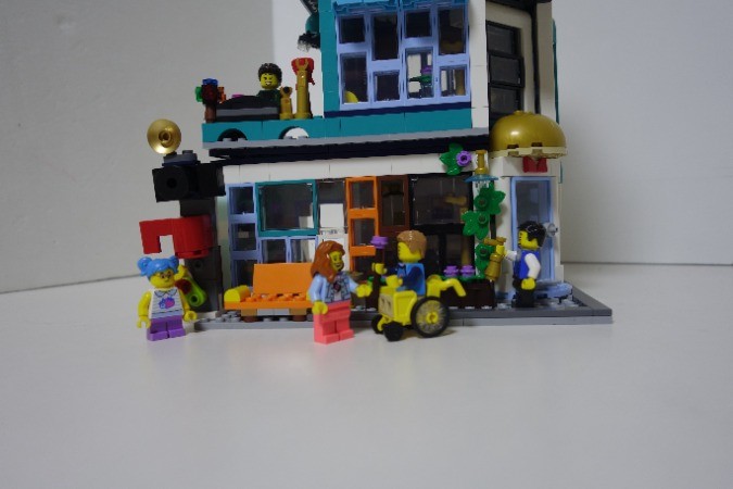 LEGO MOC Flower shop, Cafe, and Photo Studio, Lego 31141 Alternate build by Joonybrick ...