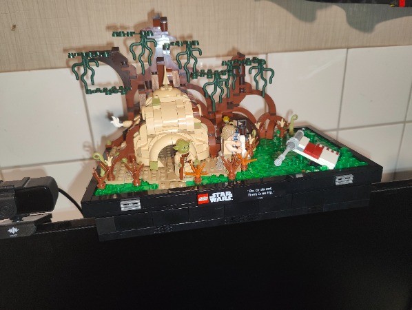 LEGO MOC LCD Screen Hanging stand 16x16 by MartinLaw | Rebrickable ...