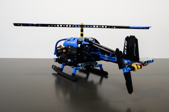 LEGO MOC Helicopter with gear driven rotating rotors by foolsgoldsfish ...