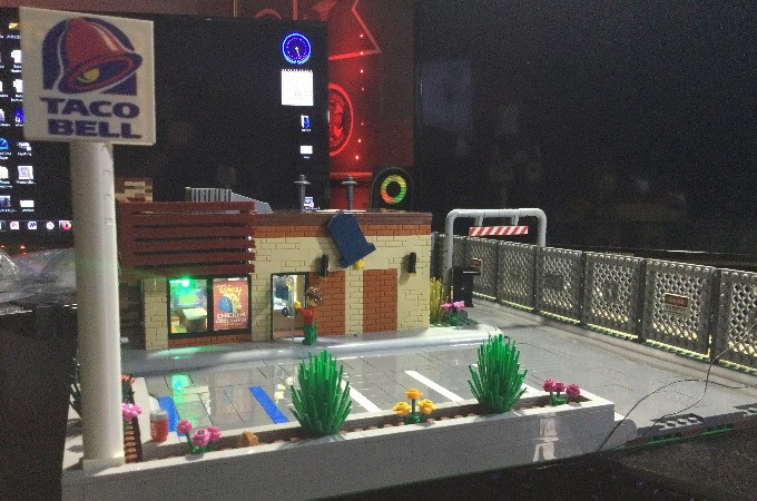 LEGO MOC Taco Bell by Bevinsbricks | Rebrickable - Build with LEGO