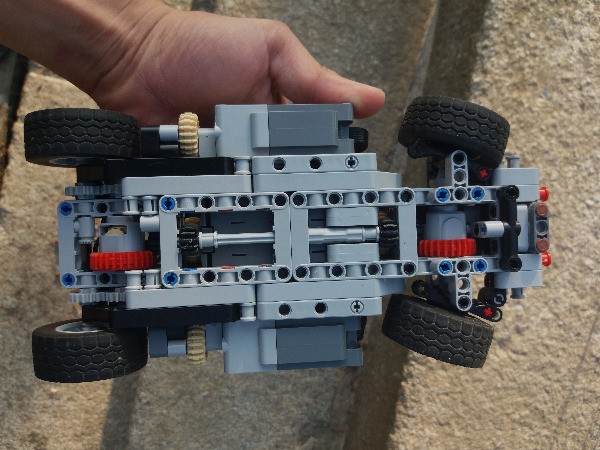 LEGO MOC COMPACT 4X4 CHASSIS (DIFF and low centre of gravity) by ...