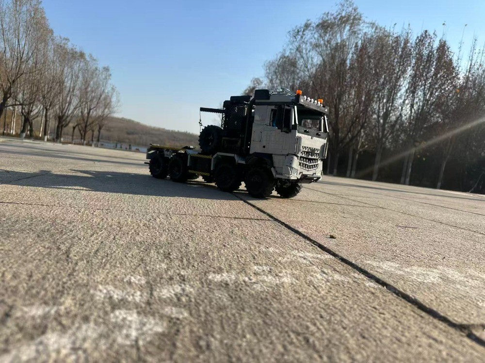 LEGO MOC-243111 Mercedes-Benz Military Truck -Arocs 8x8 4663 white ...