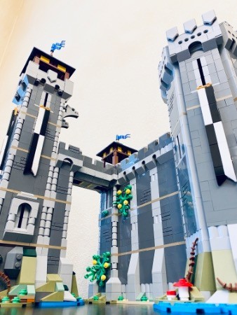 LEGO MOC Guardians Grand Tower by Made With Brix | Rebrickable - Build ...
