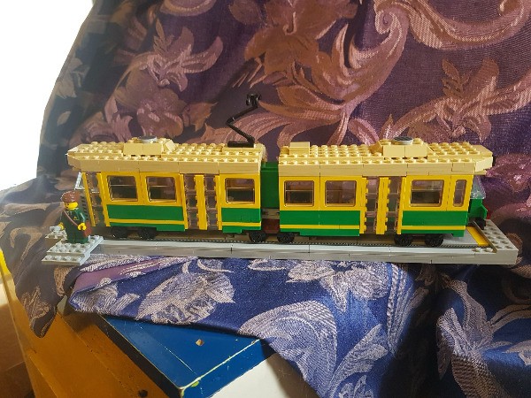 LEGO MOC B class Tram (Melbourne) by KayleeAmelia | Rebrickable - Build ...