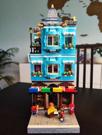 LEGO MOC-40122 31105 Townhouse Toy Store modular in 16studs wide format ...