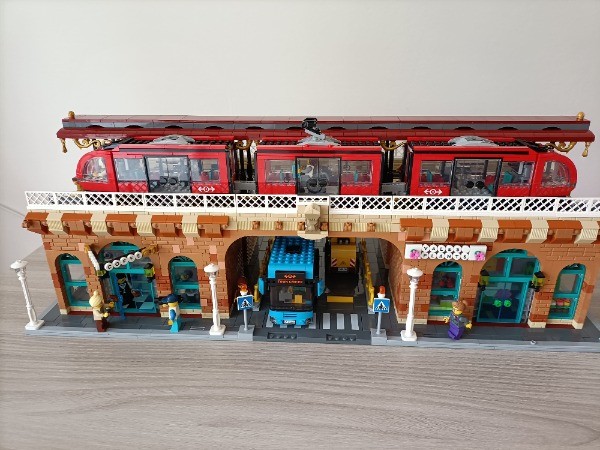 LEGO MOC Overground Station by Albox82 | Rebrickable - Build with LEGO