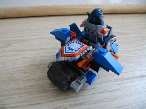 LEGO MOC Flying Clay motor by CornierJungle | Rebrickable - Build with LEGO