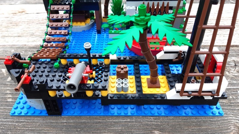 LEGO MOC Perilous Pitfall Remake by BenjaminsBay | Rebrickable - Build ...