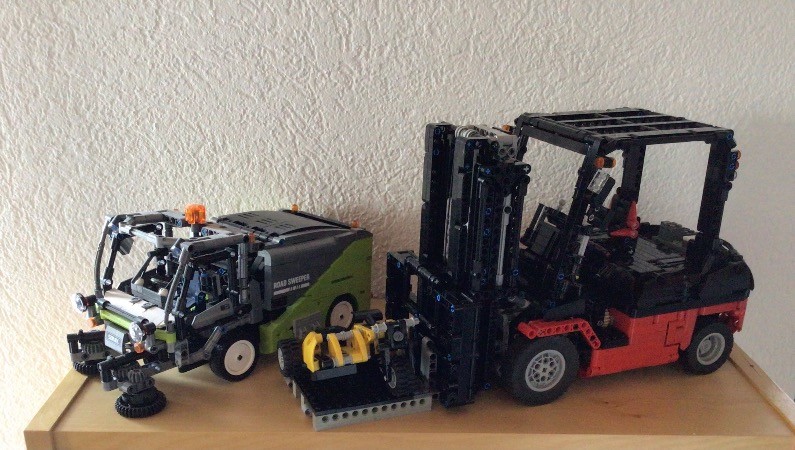 LEGO MOC LEGO Technic Custom Forklift Mk II by KevinMoo | Rebrickable ...