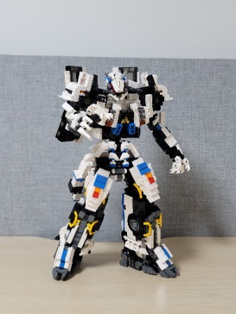 LEGO MOC-215382 Transformer Transit by wowblock | Rebrickable - Build ...