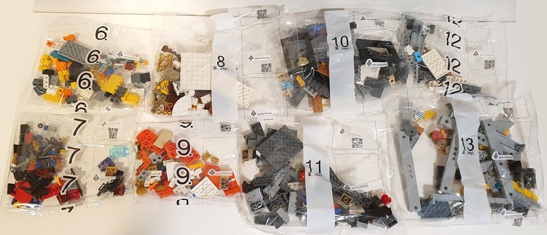 Review: 80054-1- Megapolis City 5th Anniversary | Rebrickable - Build ...