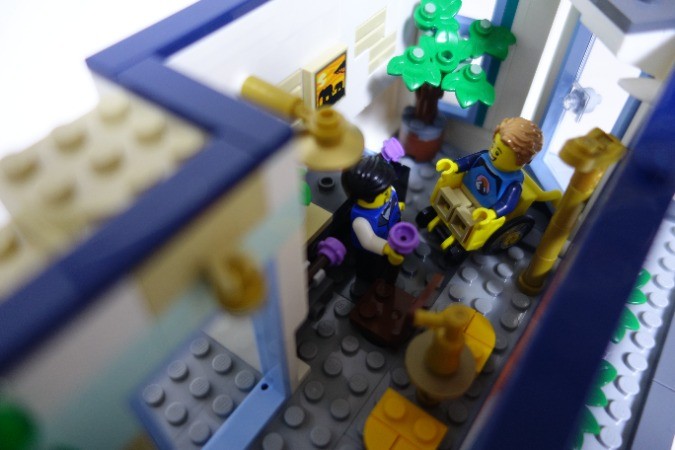 LEGO MOC Flower shop, Cafe, and Photo Studio, Lego 31141 Alternate build by Joonybrick ...