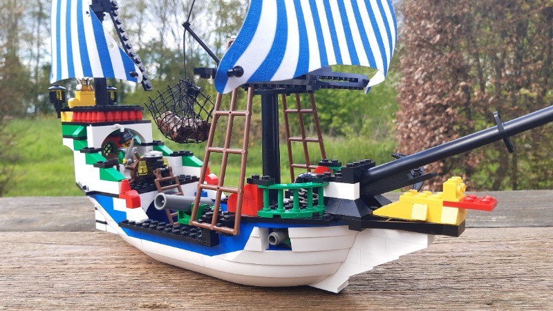 LEGO MOC Armada Flagship Remake by BenjaminsBay | Rebrickable - Build ...