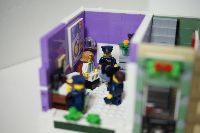 LEGO MOC-176227 LP shop & Live streaming studio, Lego 10278 Alternate ...