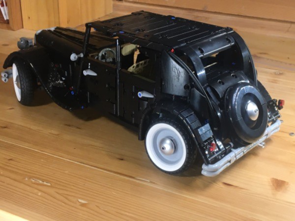 LEGO MOC Citroën Traction (Rounded Trunk) by Nico71 | Rebrickable ...