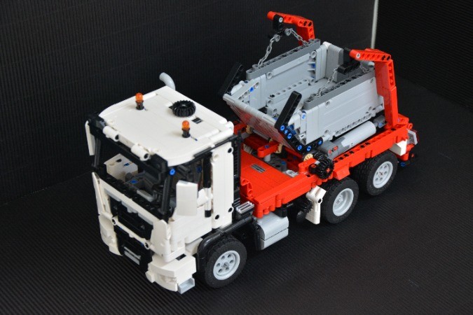 LEGO MOC MAN TGS SKIP LOADER ( SCALE 1:21 ) by BricKimi | Rebrickable ...