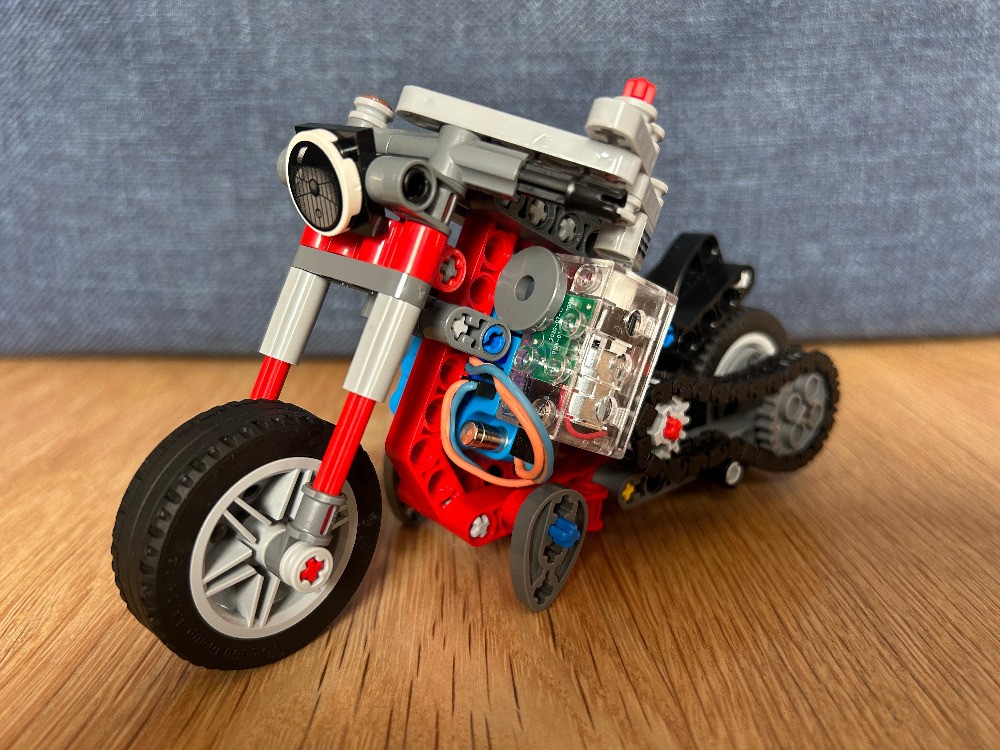 LEGO MOC-247398 Motorised 42132 Motorcycle using Circuit Cubes by ...