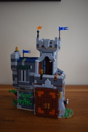 LEGO MOC Outpost Castle - Alternate Build 1x31120 by graeymaelkyn ...
