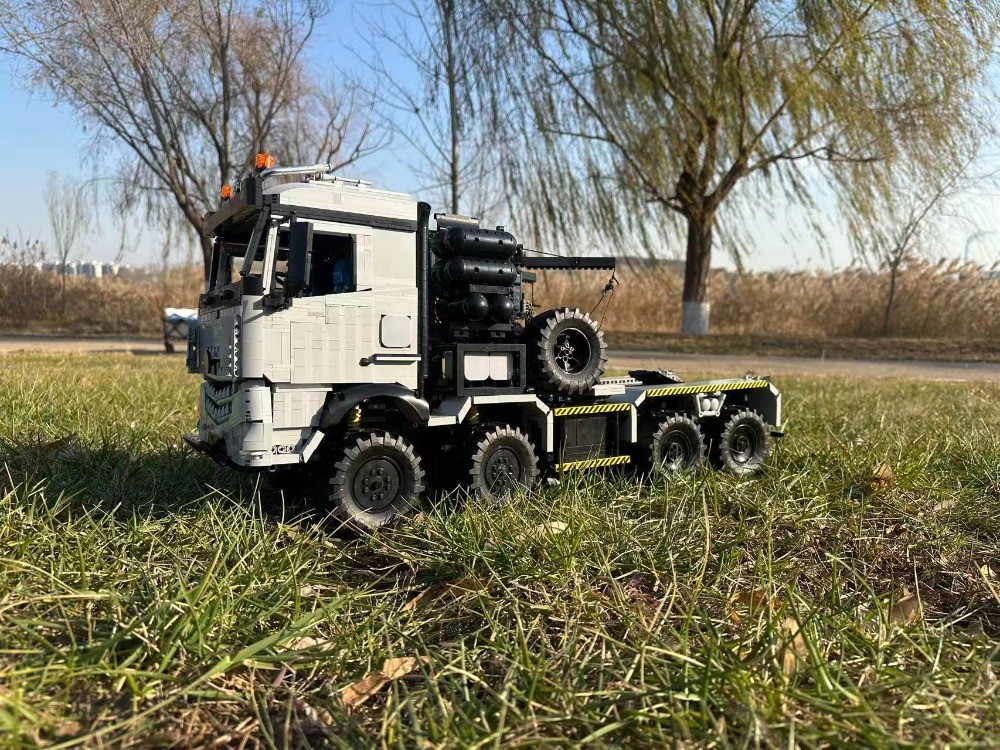 LEGO MOC Mercedes-Benz Military Truck -Arocs 8x8 4663 white&black by ...