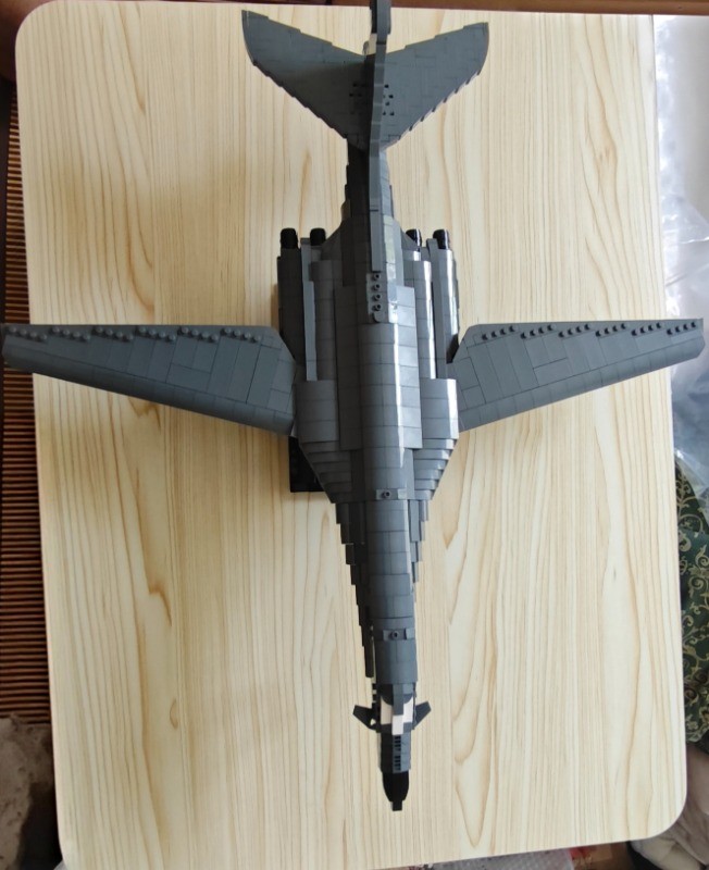 LEGO MOC-141727 1:72 Scale B-1B Lancer by HandSolo99 | Rebrickable ...