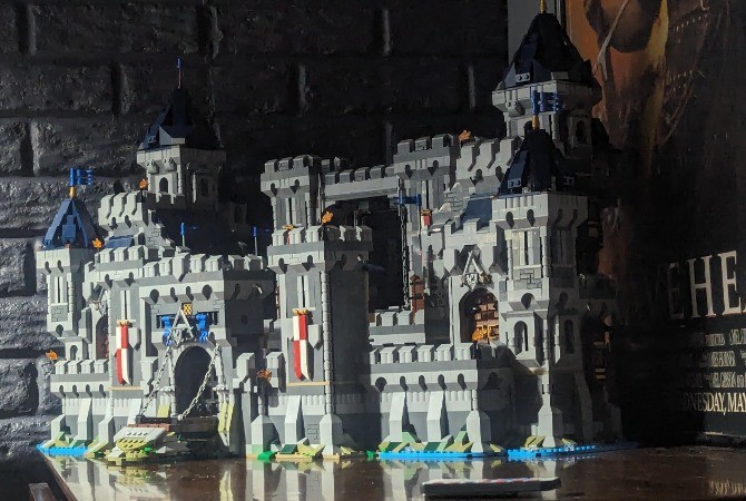LEGO MOC Black Falcon Knight's Castle (31120 "Medieval Castle ...