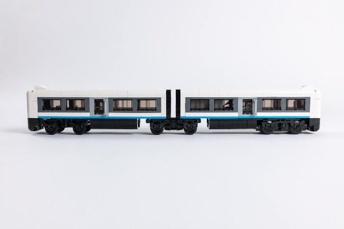 LEGO MOC City Metro Train, Minifig-Scale (Motorized) by eggybricks ...