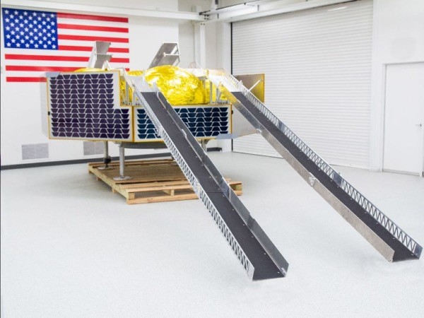 LEGO MOC OLD Griffin Lunar Lander with Cuberover and VIPER Memorial by ...