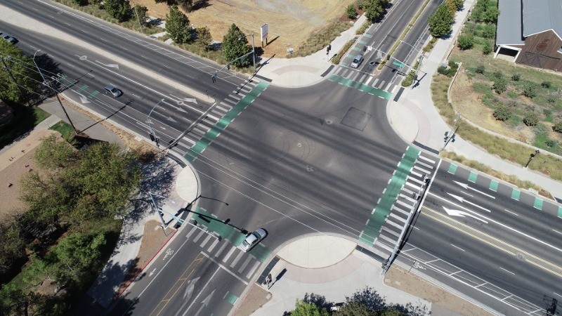 LEGO MOC-212931 Four way Intersection with bicycle path and sidewalk ...