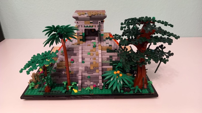 LEGO MOC-151081 Mesoamerican Temple, or: then and now in Mesoamerica ...