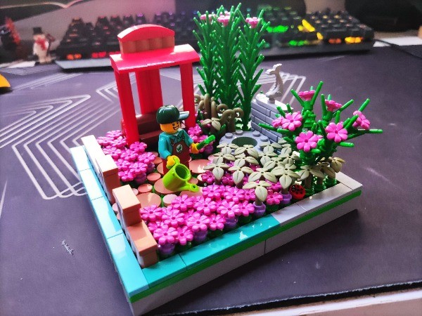 LEGO MOC Ode to the Gardener by Teki | Rebrickable - Build with LEGO
