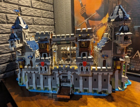 LEGO MOC Black Falcon Knight's Castle (31120 "Medieval Castle ...