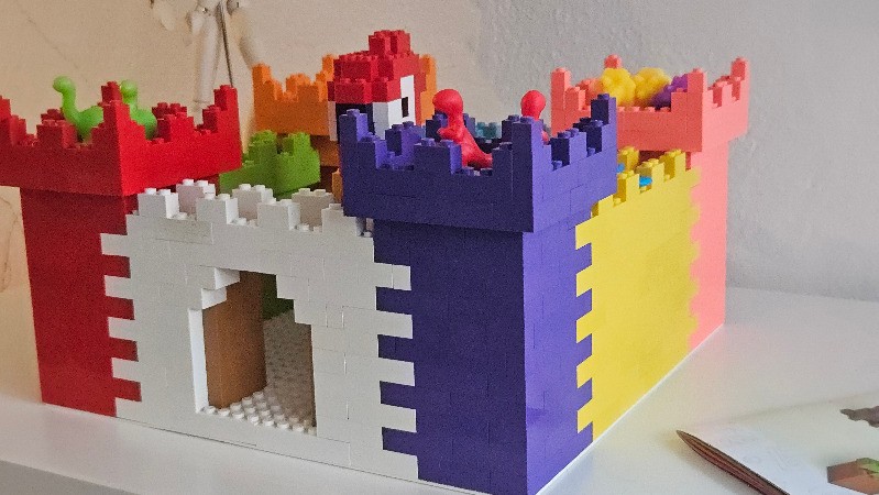 LEGO MOC 11030 - Castle by Stoeptegel | Rebrickable - Build with LEGO