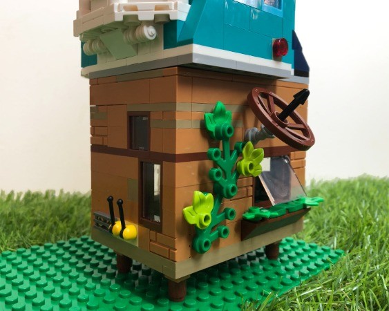 LEGO MOC Little Solarpunk House by phoester | Rebrickable - Build with LEGO