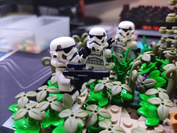 LEGO MOC Run R2D2 run by Teki | Rebrickable - Build with LEGO