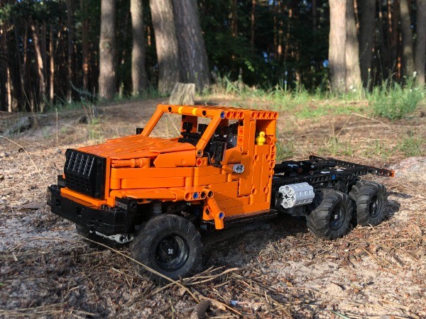 LEGO MOC URAL Next 6x6 tractor truck by Senna_GTR | Rebrickable - Build ...