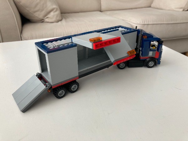 LEGO MOC Semi-truck with Dry Van Trailer by pink0d | Rebrickable ...