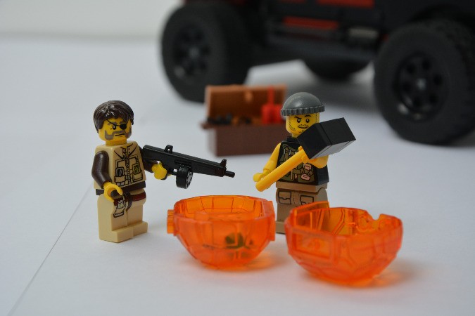 LEGO MOC DEMOLITION JEEP by TheBrickTechnician | Rebrickable - Build ...