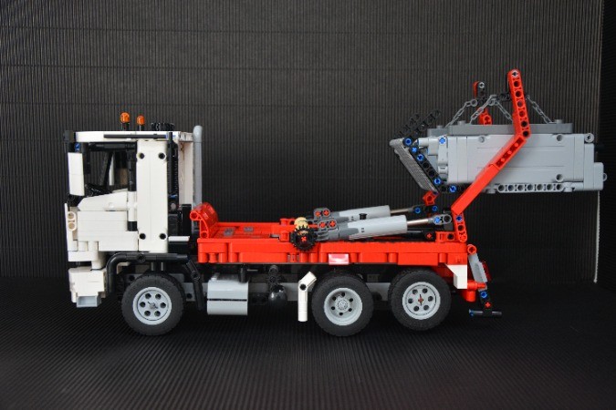 LEGO MOC MAN TGS SKIP LOADER ( SCALE 1:21 ) by BricKimi | Rebrickable ...