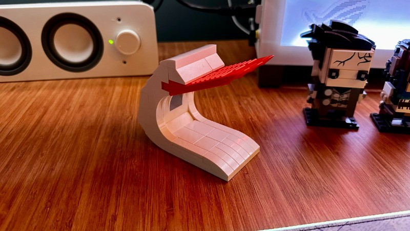 LEGO MOC Gamepad Stand by hasskabal | Rebrickable - Build with LEGO