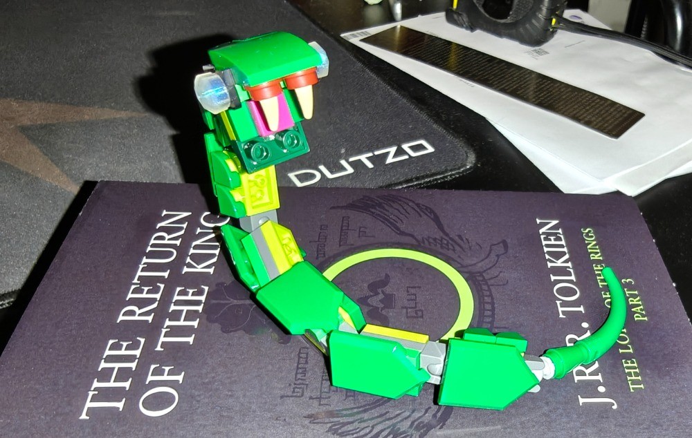 LEGO MOC Threatening Snake by RockettShip | Rebrickable - Build with LEGO