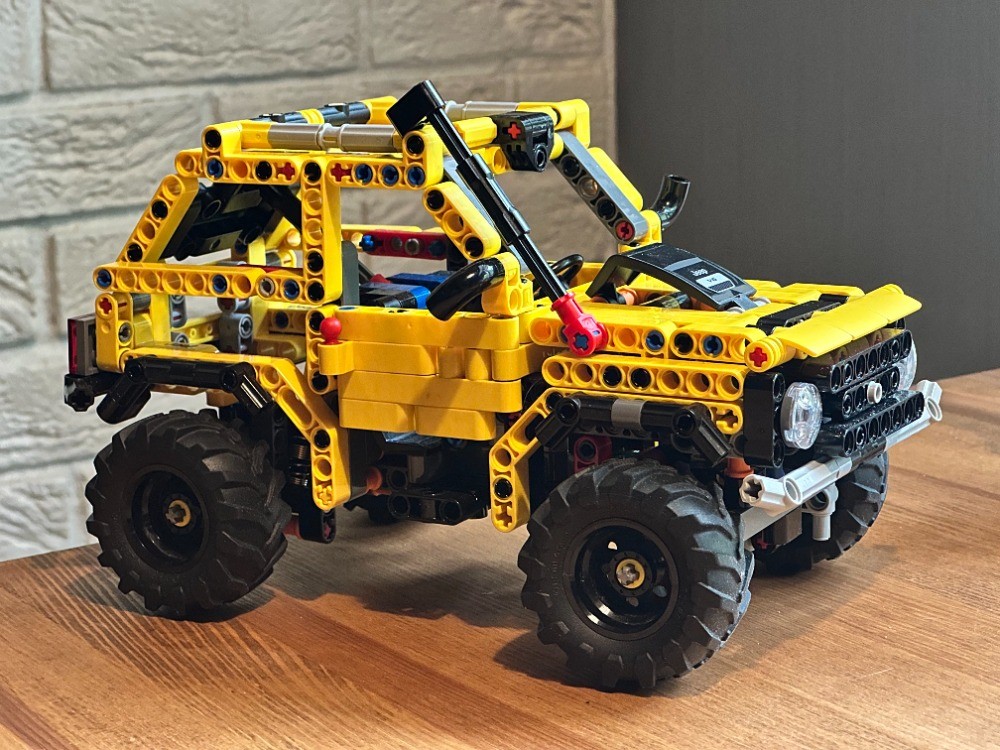 LEGO Set 42122-1 Jeep Wrangler (2021 Technic) | Rebrickable - Build ...