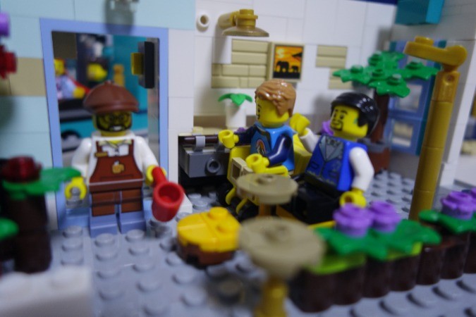 LEGO MOC Flower shop, Cafe, and Photo Studio, Lego 31141 Alternate build by Joonybrick ...