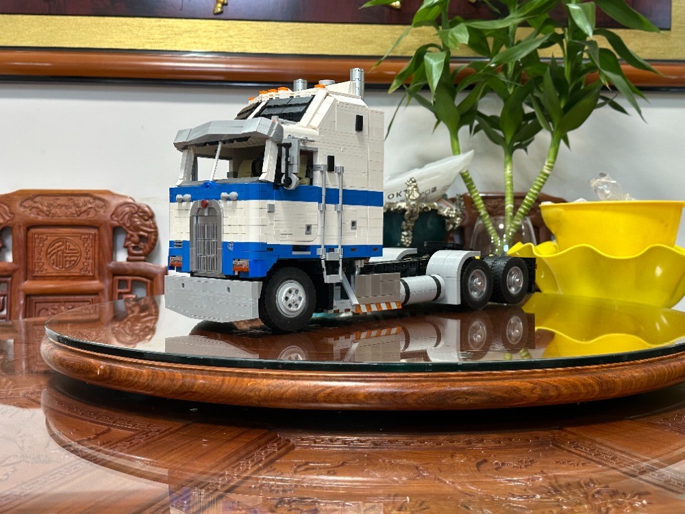 LEGO MOC Kenworth K100 6X4 semi truck(tractor)yellow by LingKong ...