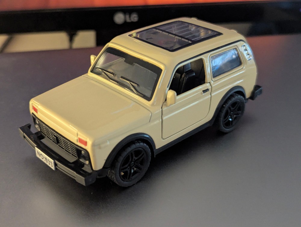 LEGO MOC-233913 Lada Niva by BowTiedTurismo | Rebrickable - Build with LEGO