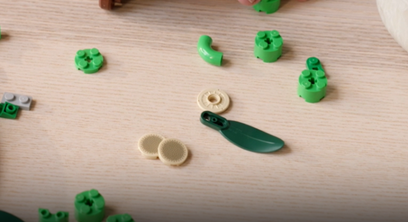 LEGO Set 10344-1 Lucky Bamboo (2025 Botanicals) | Rebrickable - Build ...