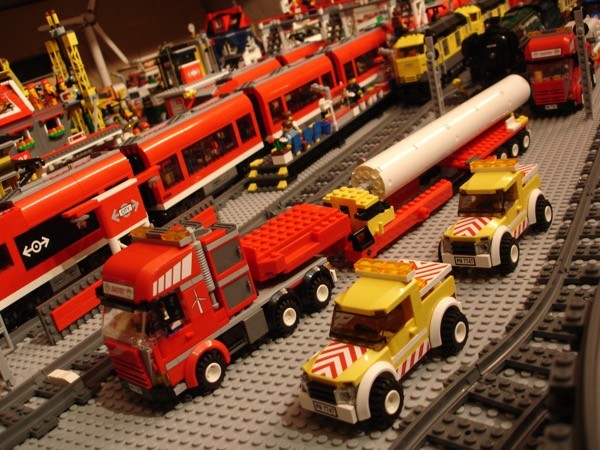 LEGO MOC-214946 6W 7747 Windmill Transport goes on rail by TECHNICer83 ...