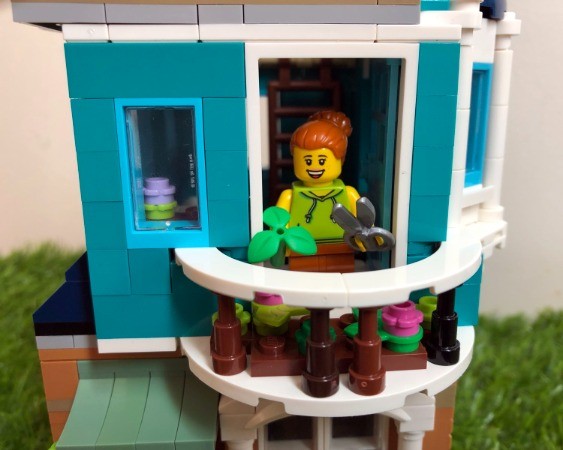 LEGO MOC Little Solarpunk House by phoester | Rebrickable - Build with LEGO