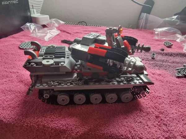LEGO MOC Command & Conquer: Red Alert 2 - Sovjet Tesla Tank by ...